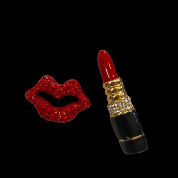 THE FLAWSOME WOMAN | Jewelry | Crystal Embellished Lip Brooch Set ...